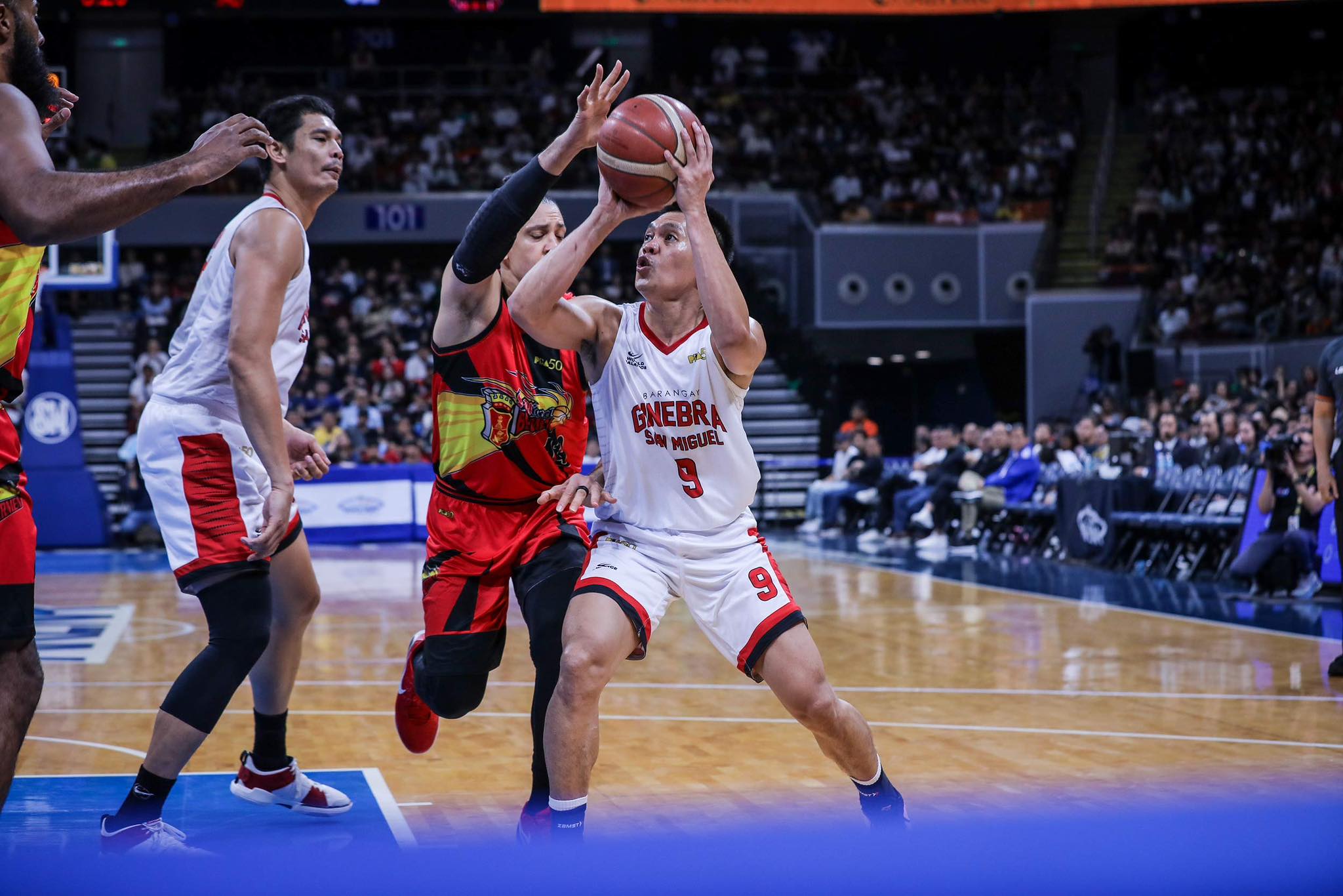 Ginebra prevails in Game 4 behind Thompson's triple double - Alta ...