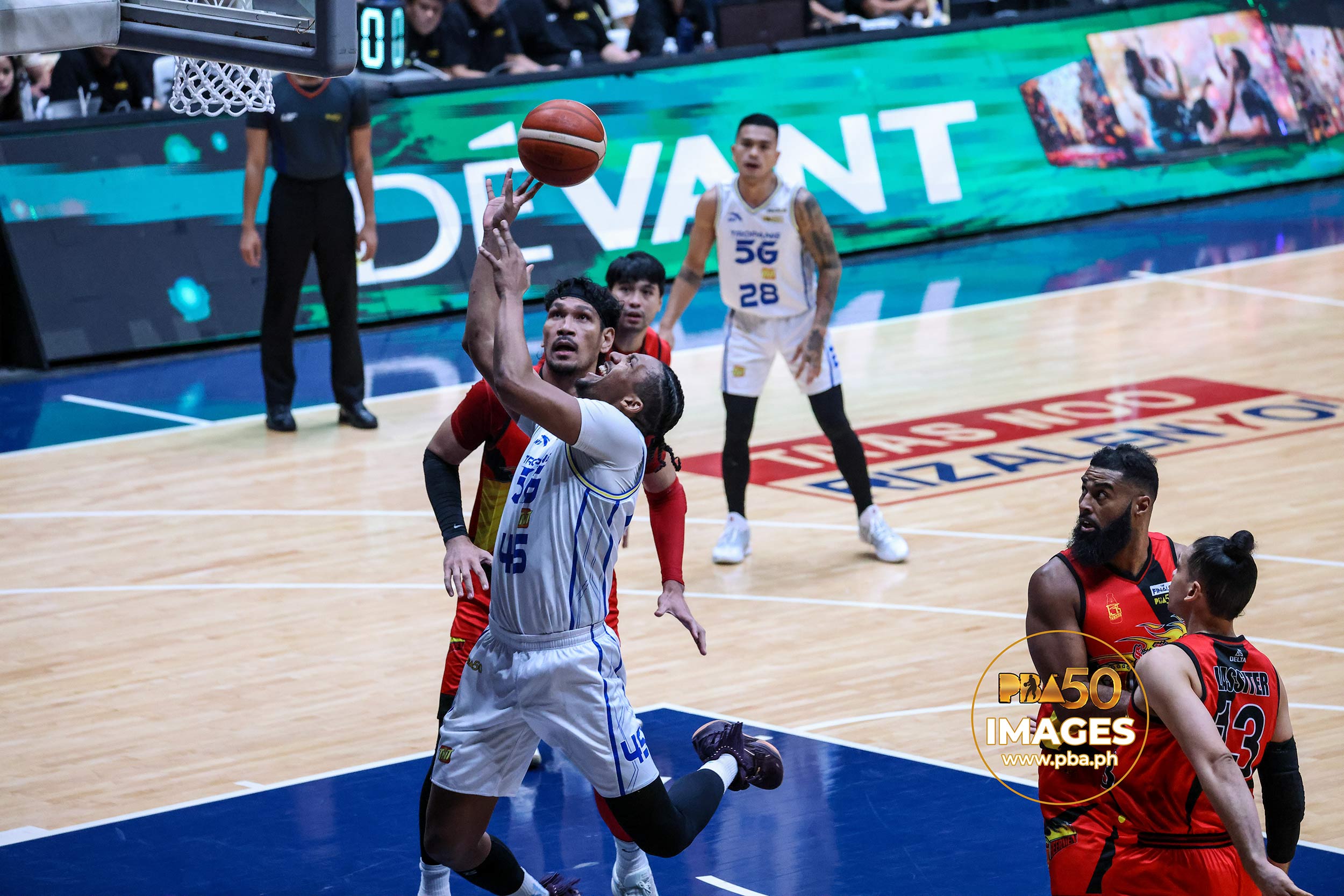 AT THE HALF: Tropang 5G extend lead over SMB to 65-40 in Game 4 - Alta ...