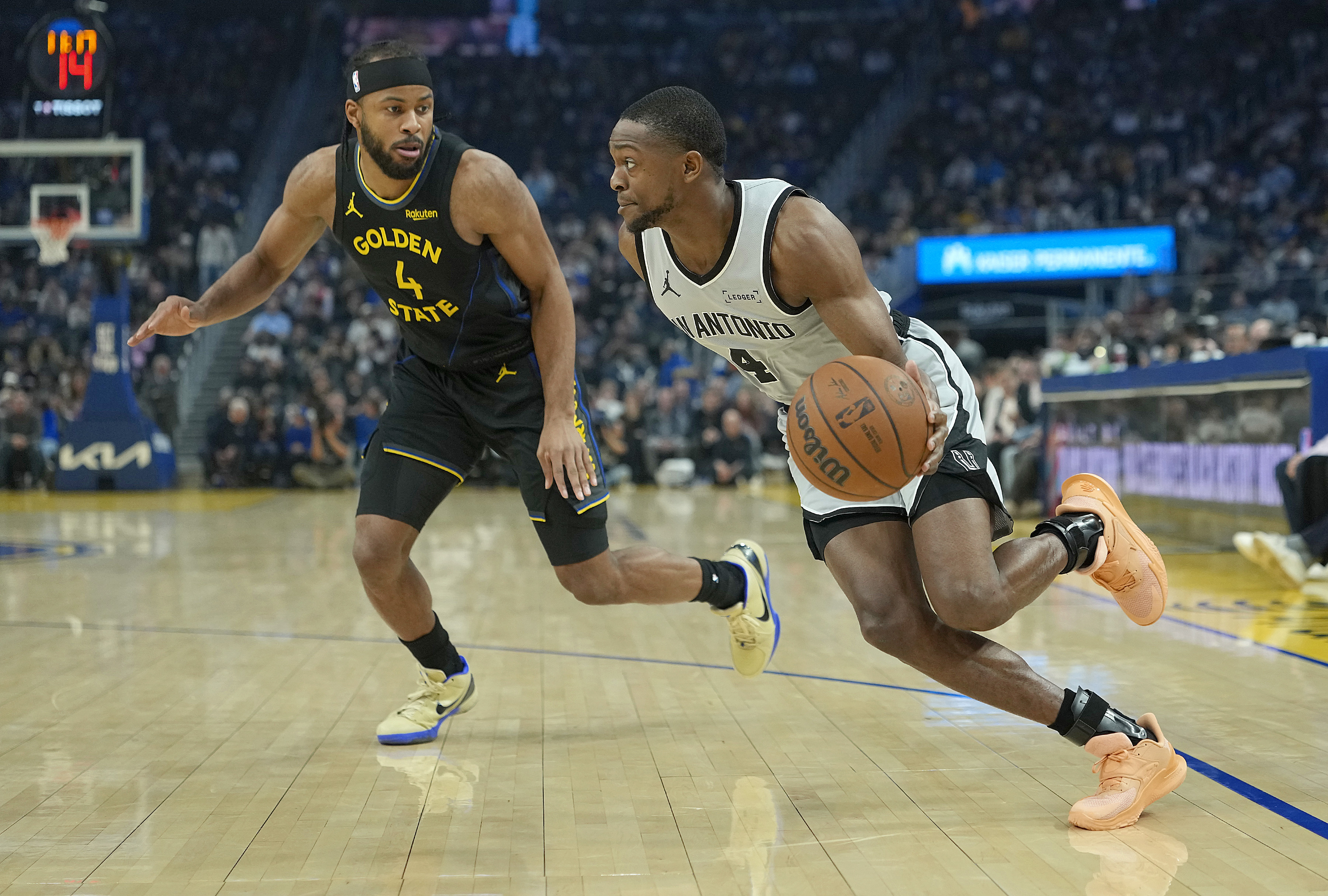 Spurs extend win streak to 6 with comeback victory over Warriors - Alta ...