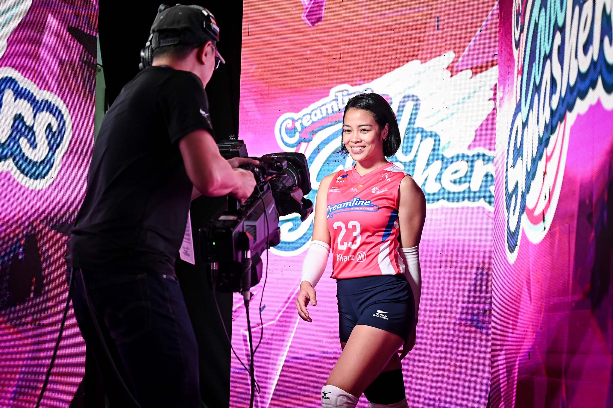 SET 1 UPDATE: Creamline wins 1st set 25-22 over Cignal in Game 1 of ...